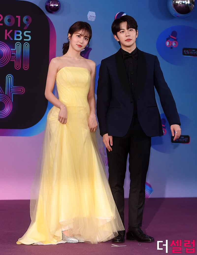 [더셀럽포토]신예은-골든차일드 보민 '뮤직뱅크의 상큼 2MC' - 셀럽미디어